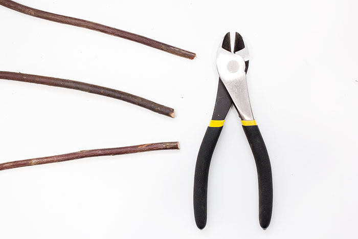 DIY Twig Triangle Wreaths - A Pretty Fix