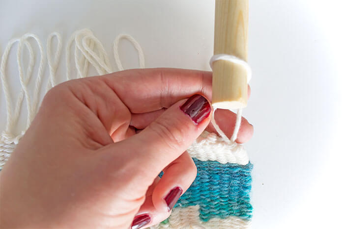 2 Quick Ways To Hang A Weaving: Single vs. Double Loops - A Pretty Fix