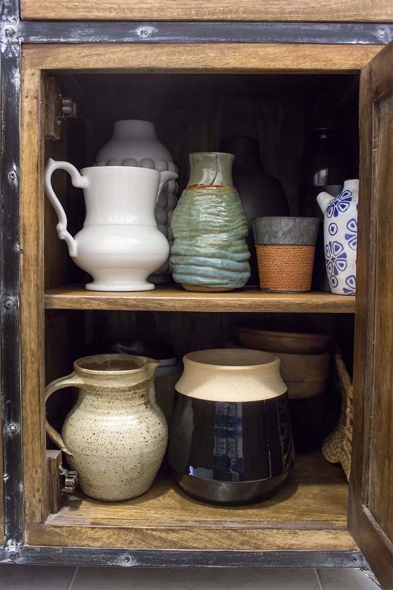 Organizing a ‘Decor Shop’ for Extra Accessories - A Pretty Fix
