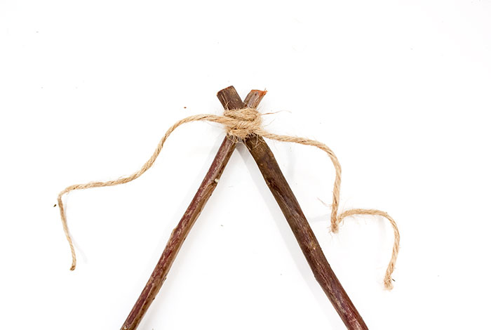 DIY Twig Triangle Wreaths - A Pretty Fix